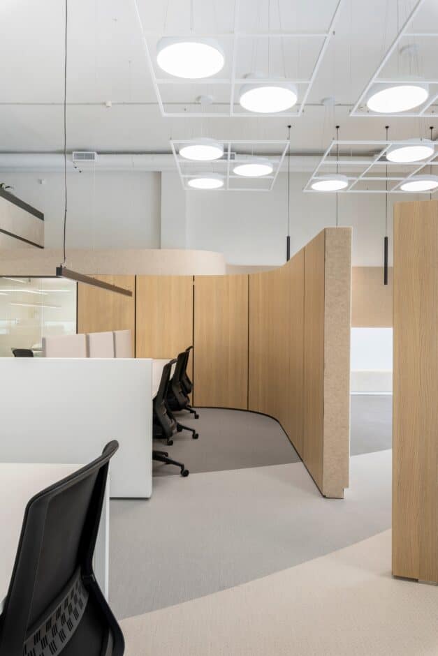 Modern office interior design: flexible and functional