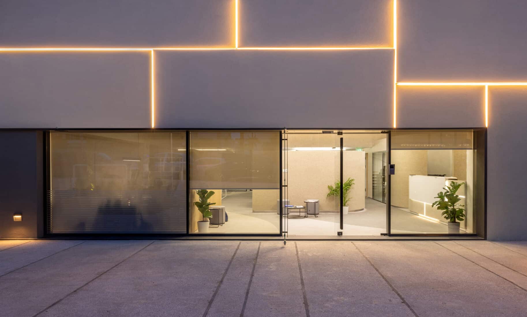 Modern office interior design: flexible and functional